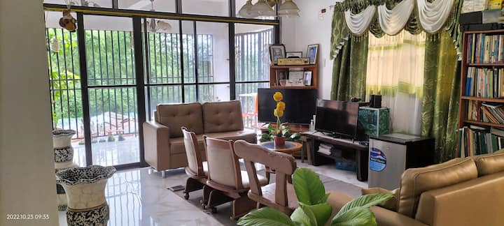 Ellen's Balcony A Place To Relax & Create Memories - Tanay