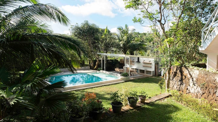 Amberfields Farmhouse - Tagaytay