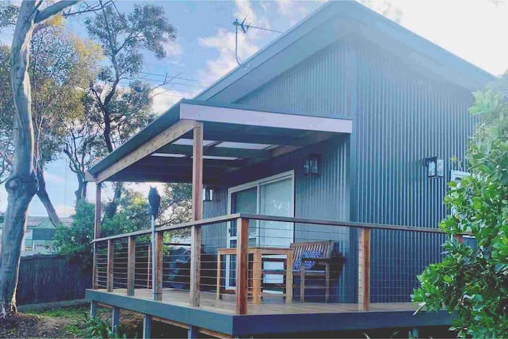 Adorable 1 Bedroom Guesthouse By The Ocean - Port Lincoln