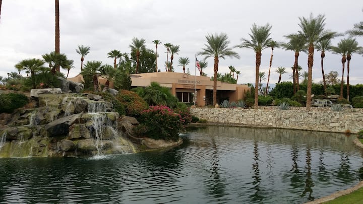 Elegant Modern Indian Wells Lake & Golf View  Home - Bermuda Dunes, CA