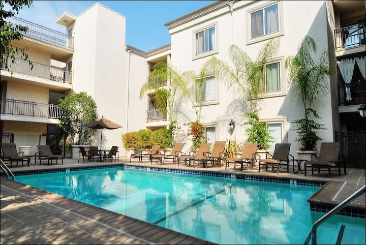 Upscale Urban 2br/2ba Weho Stunner - Beverly Hills, CA