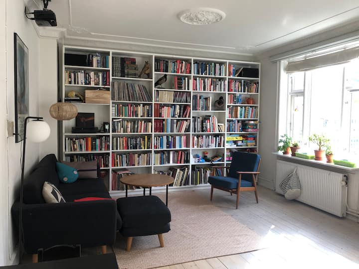 Big And Central Apartment Next To Metrostation - Copenhagen