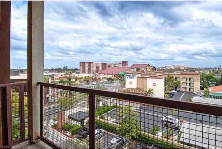 Disney Themed Condo - 가든그로브