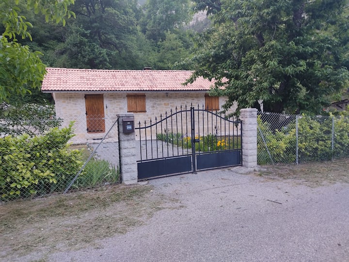 Maison De Montagne En Plain-pied - Annot