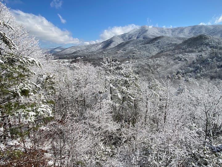 Million $ Mountain View’s W/3 Full King Mast Suits - Wears Valley, TN