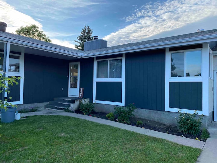 Beautiful And Bright 2-bedroom With Modern Design - Prince Albert