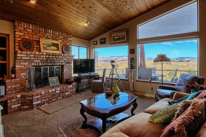 Luxury Master Bedroom And Ensuite In Private Home - Cambria, CA