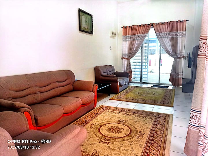 Azzahra Homestay - Tawau