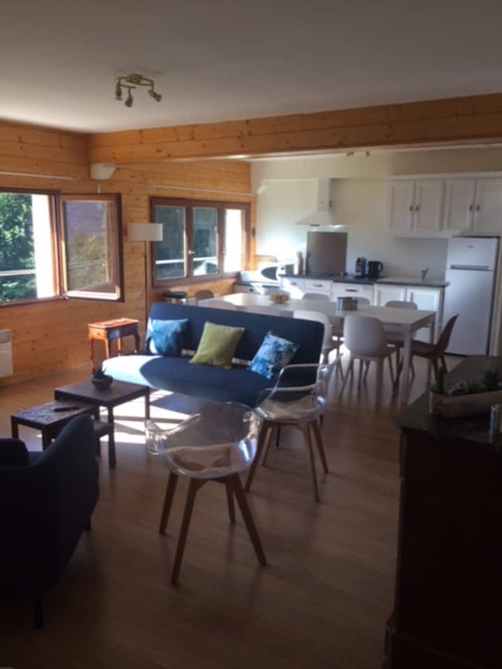 Grand Appartement 100m², Avec Vue Magnifique - Arreau