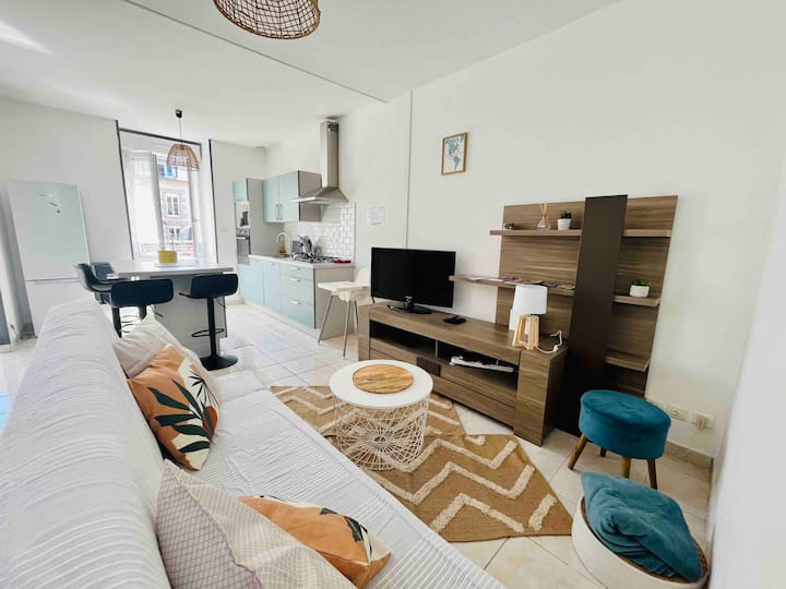 Appartement Rdc Lumineux 2 Chambres + Parking - Fougères