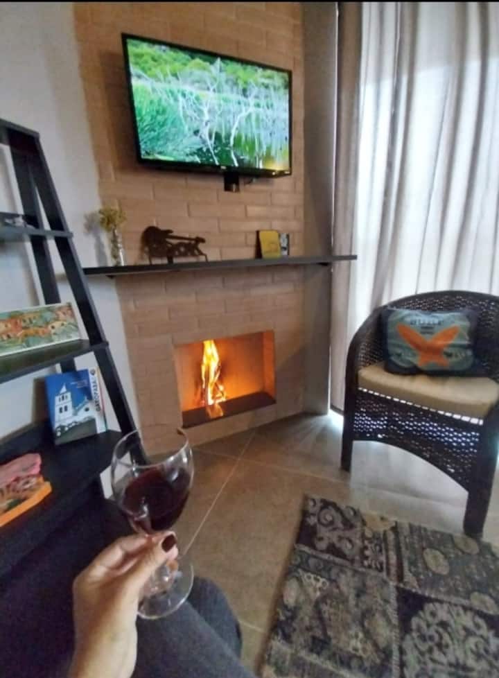 Loft Natureza C/ Lareira- Ar Q/f - Check-out 17h - Imbituba