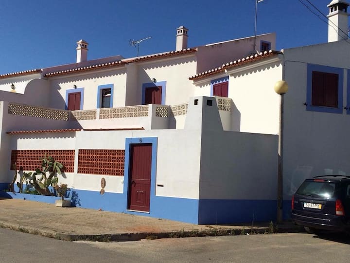 4 Quartos 10 Pessoas No Centro Vila Nova Milfontes - Vila Nova de Milfontes