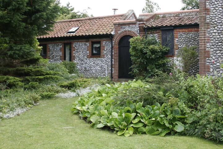 Semi-detached Cottage, Springholes - Salthouse