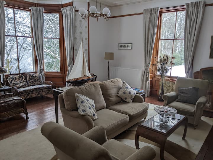 Drumin Farmhouse - Lovely Old House, Sleeps 10 - Aberdeenshire