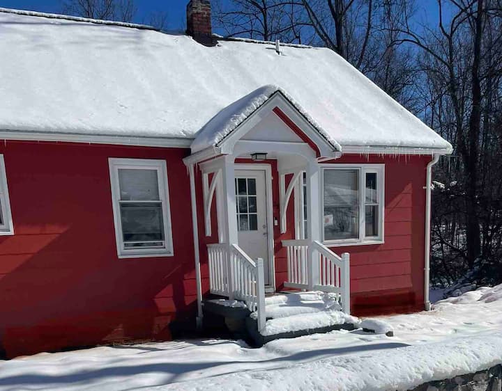 West Point Cape Cod Cottage - Bear Mountain, NY