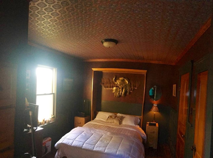 Second Street Copper Room - Hamilton, MT