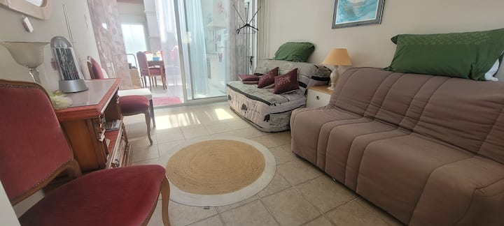 Studio à 2 Pas Des Remparts Avec Piscine - Aigues-Mortes