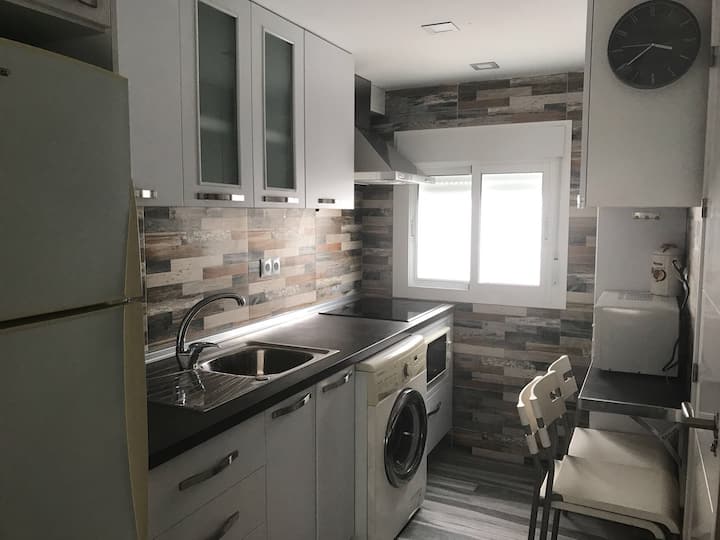 Apartamento  Cerca De Playa Victoria De Cádiz. - Cádiz