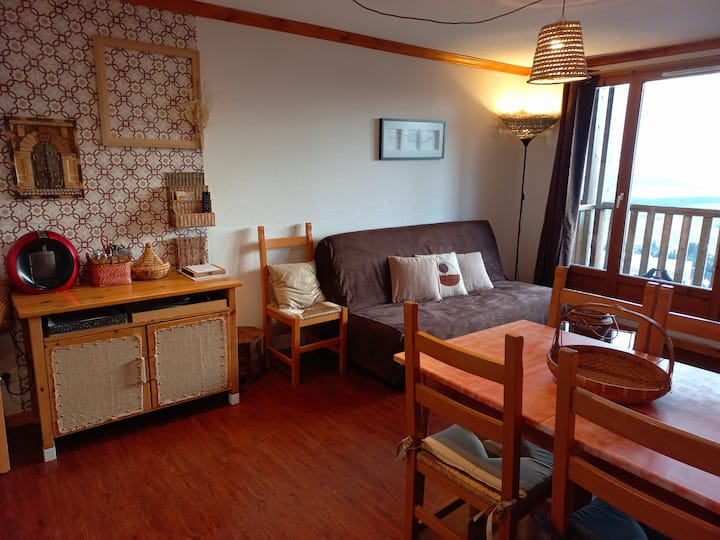 Appartement Chaleureux En Résidence Avec Piscine - Lac de Montcineyre