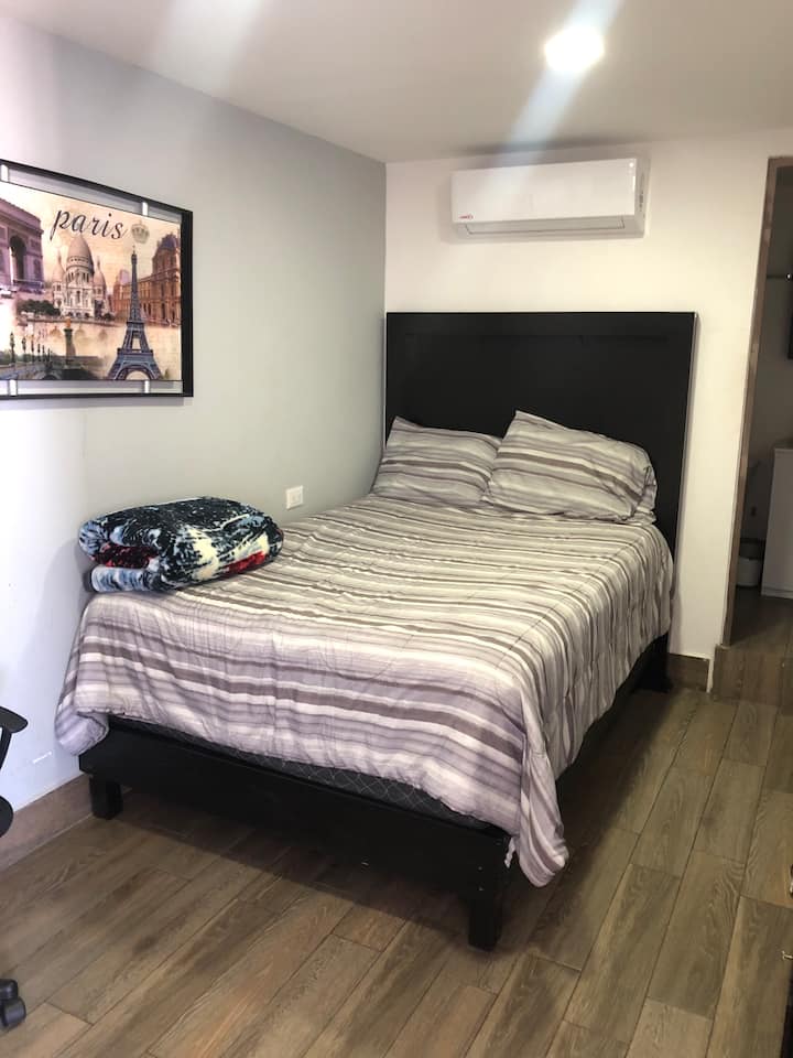 Private Room+daily Cleaning, Wifi 100 Megas - Monterrey