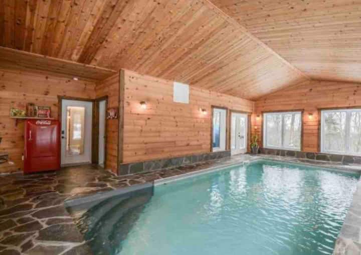 Le Repaire. Piscine Chauffé/ Inside Pool 18 Pers - Saint-Sauveur