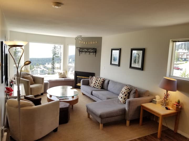 Big White 3 Bdrm Ski-in/ski-out In Eagles Resort - Big White Ski Resort, BC