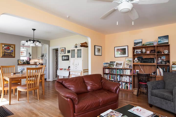 Luminous, Cosy Home Near Lively Se Division Street - Portland, OR