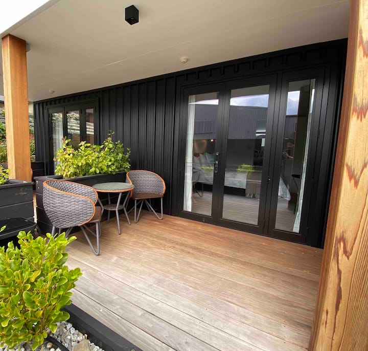 Comfy Beds - Stylish Rooms In Heart Of Wanaka (1) - Wanaka