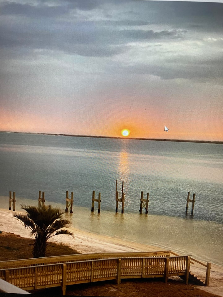 Beautiful Condo Beautiful View - Warrington, FL