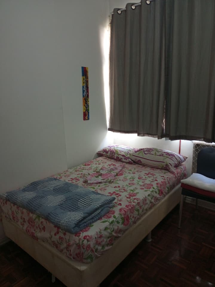 Quarto No Leme Perto Da Praia - Rio de Janeiro