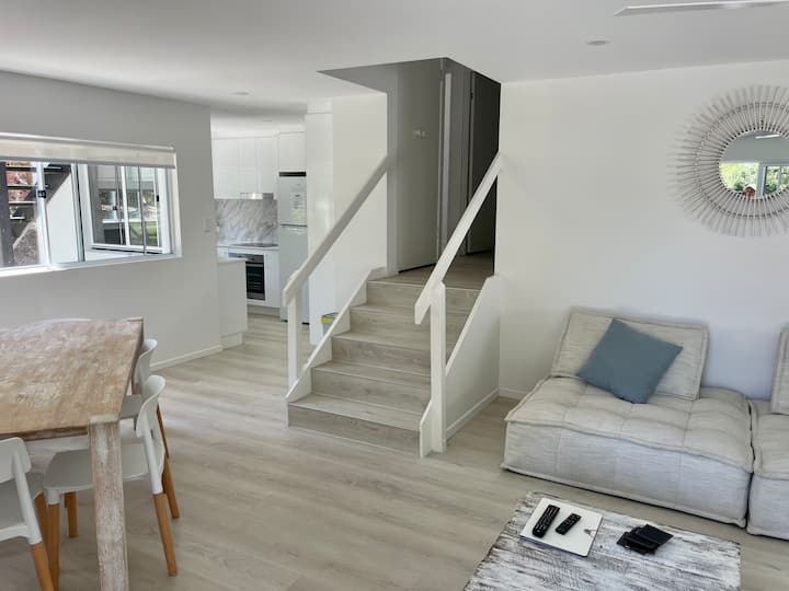 Location Location, Sunshine Beach, 100 M To Beach - Noosa Heads