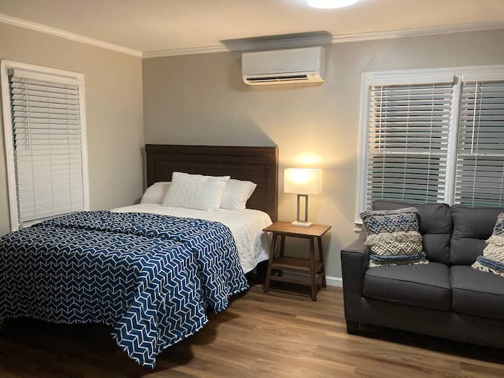 Cozy Studio In Dalton's Historic District - Dalton, GA