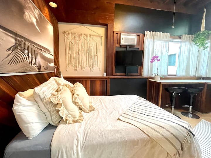 Cali Beach-boho Studio- Just Steps From The Beach - Marina del Rey, CA