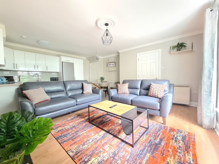 Large 5 Bedroom, Galway City Centre. - Galway