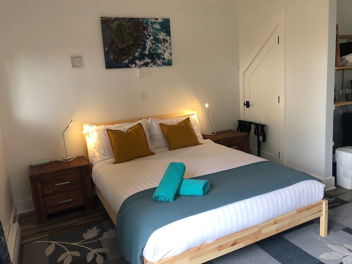 Pacific Cedar Suites Studio - Ucluelet