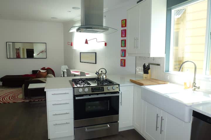 Sunny, Spacious 3br With A Great View - San Francisco, CA