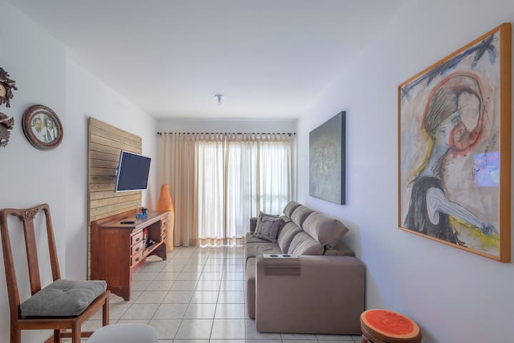 Apto Centro, 150 M Praia, 2 Quartos, Varanda. - Balneário Camboriú
