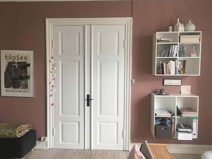 Stor Lejlighed I Hjertet Af ØSterbro Tæt På Alt - Copenhague