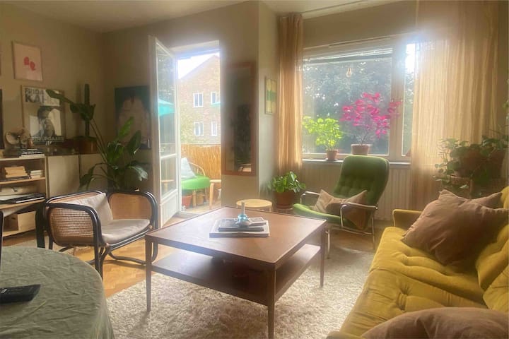 Rymlig 2:a Med Balkong - Huddinge