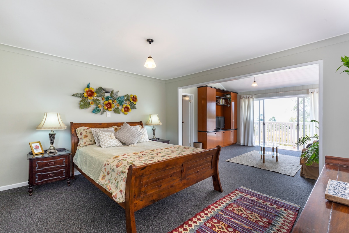 The Land of Lost Treasure - Award Winning Home - Houses for Rent in ...