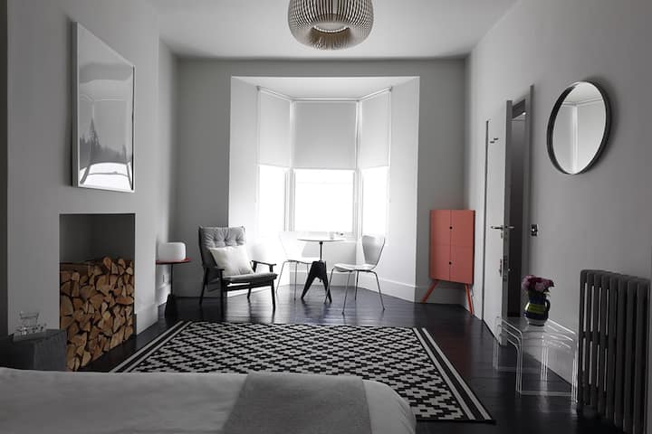 Self Contained Studio Near Camden - London