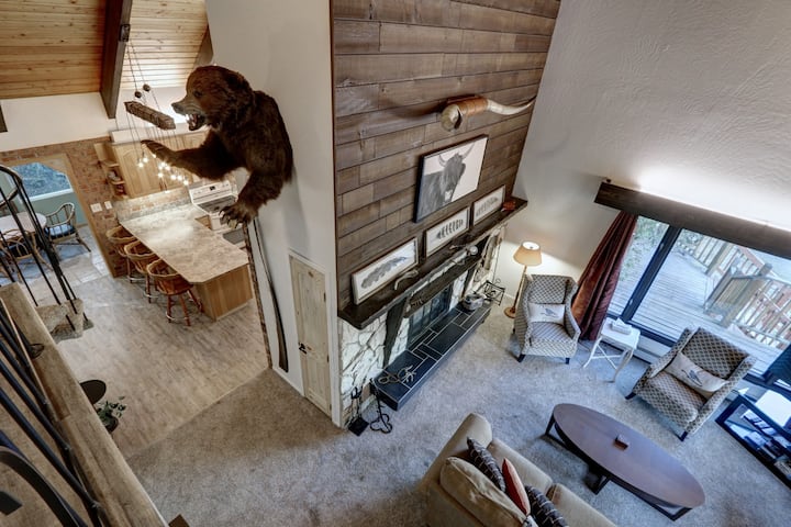 The Alaskan Ranch House - University Lake, Anchorage