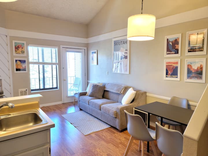 Walking Distance To Ski Slopes
$0 Cleaning Fee - Brian Head, UT