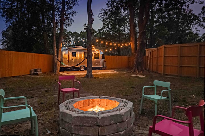 Sylvia’s Sanctuary • Quaint Airstream • Fire Pit - Pensacola, FL