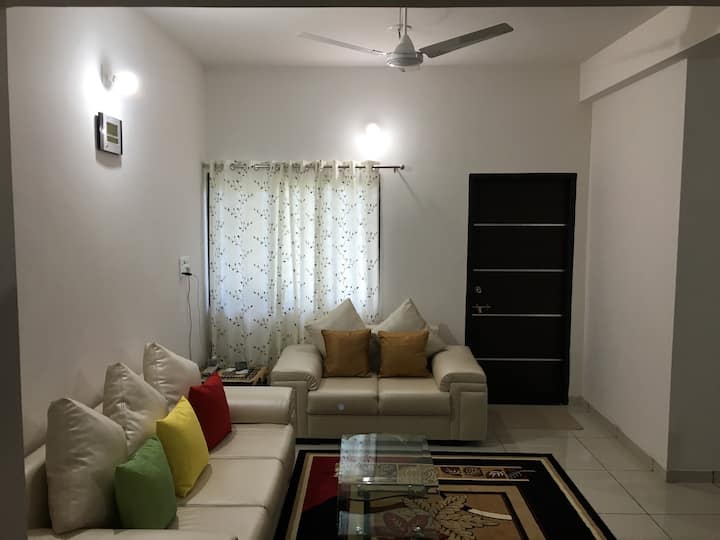 Satvam 2-2br Fully Equipped Vacation Home-vadodara - Vadodara