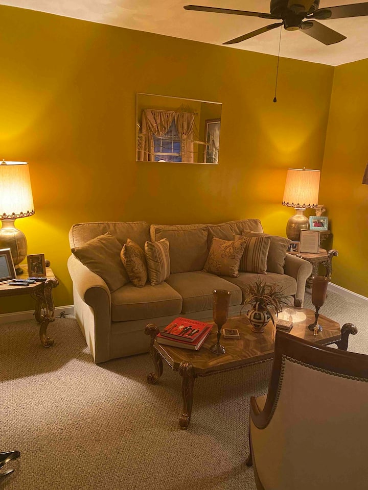 Château De Roberts - Bridgewater, MA