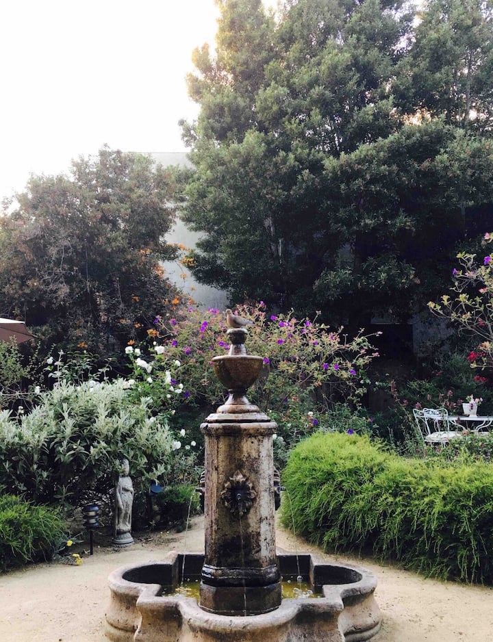 New And Gorgeous Walk Everywhere With Garden - Santa Monica, CA