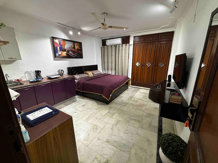 Basil Stays: Jasmine - New Delhi