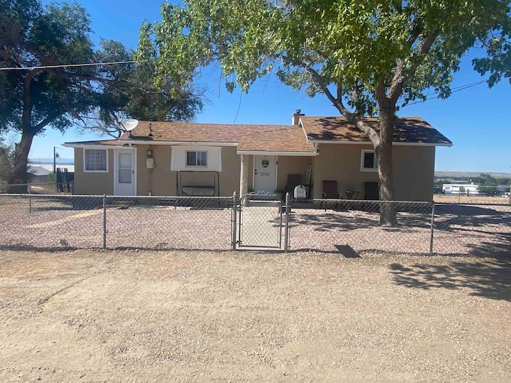 Quiet Cozy One Bedroom County Home Pet Friendly - Pueblo, CO