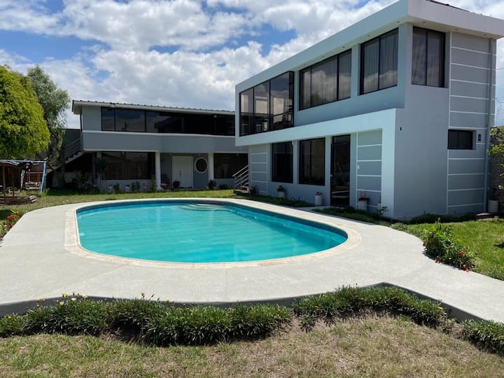 Quinta Familiar Guayllabamba - Quito